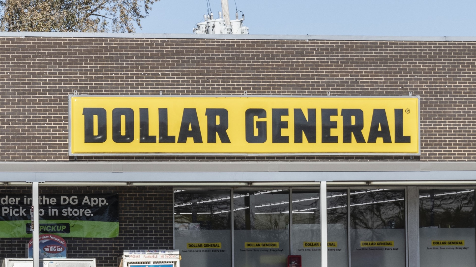 9 Pantry Items To Buy at Dollar General