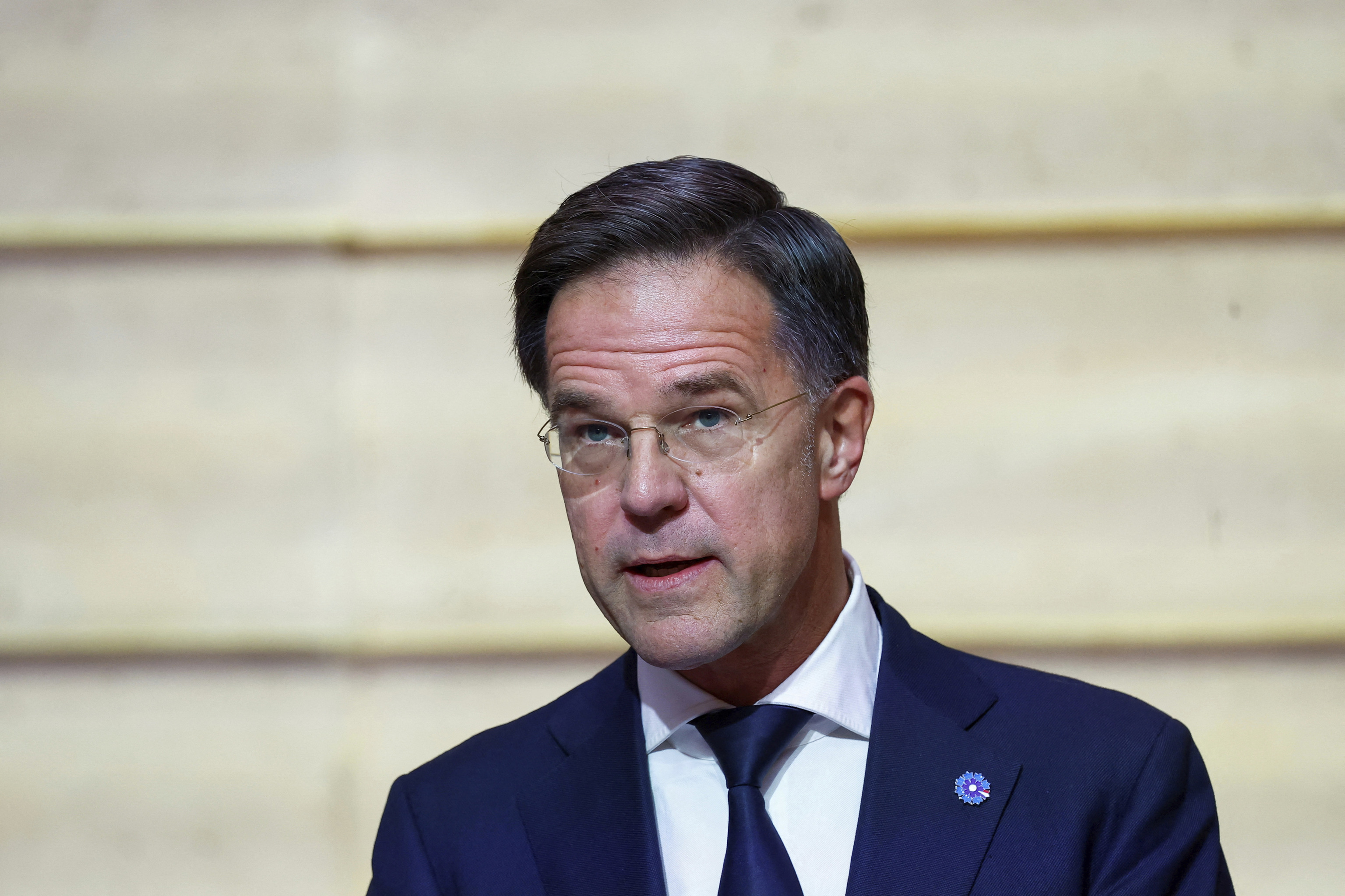 The Secretary General of NATO, Mark Rutte, urges Zelenski to "repair ...