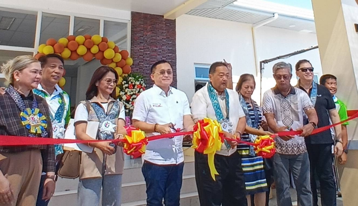 Go leads opening of SHC in Pangasinan