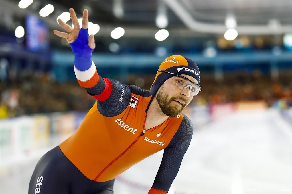 Schaatser Huizinga wint 5000 meter bij wereldbeker Heerenveen
