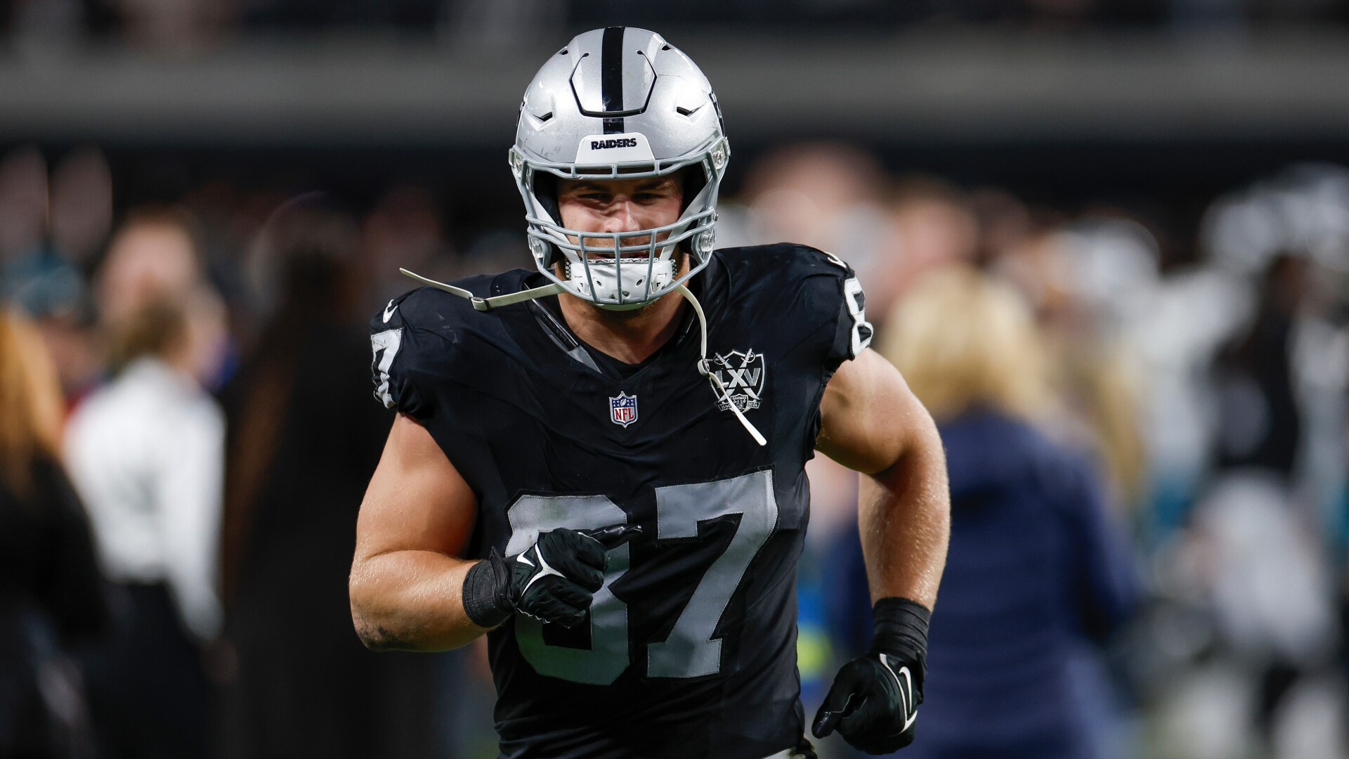 Raiders have talked to other teams about a possible Michael Mayer trade