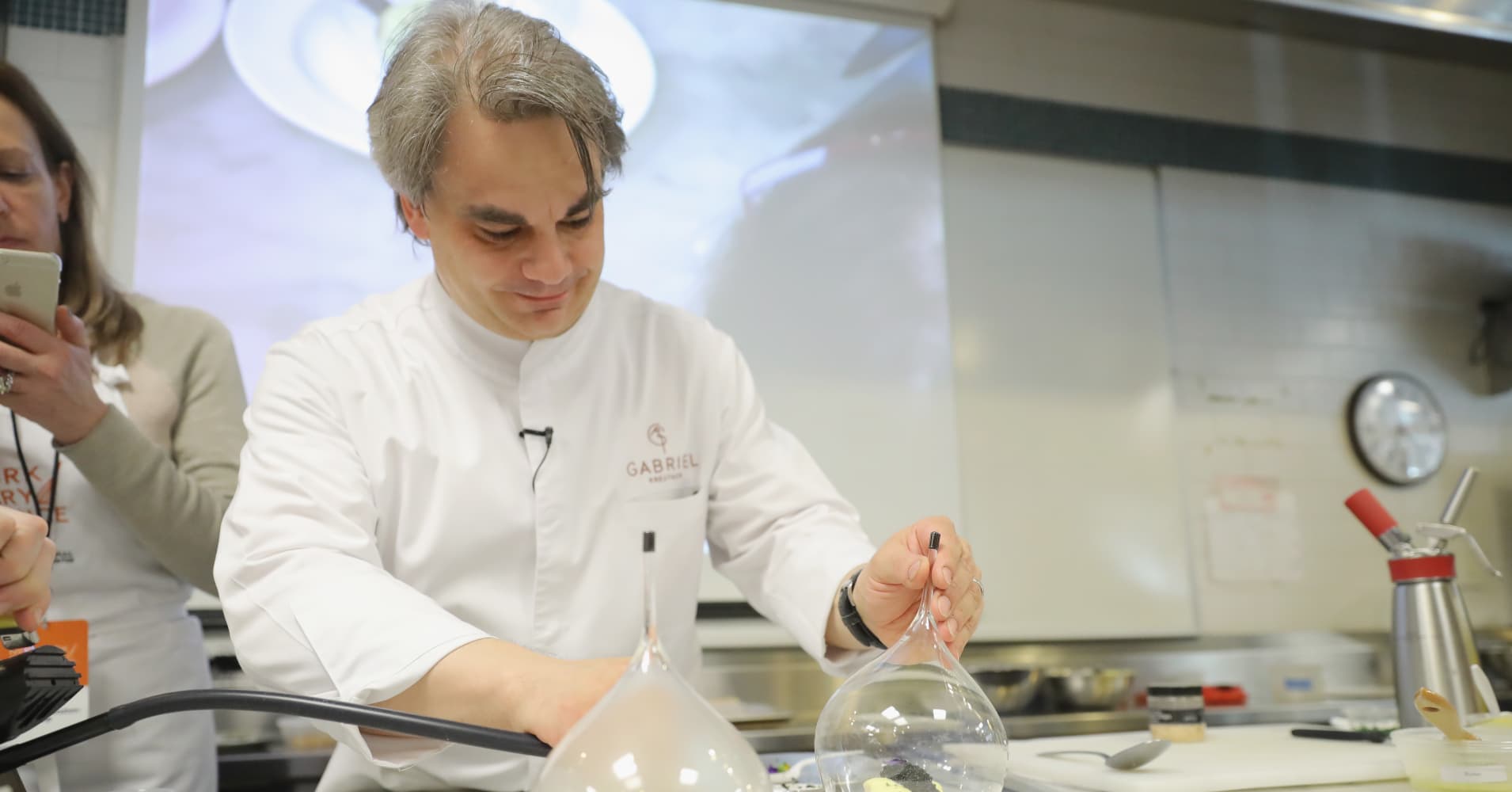 Michelin-star chef says this is the No. 1 thing home cooks waste money ...