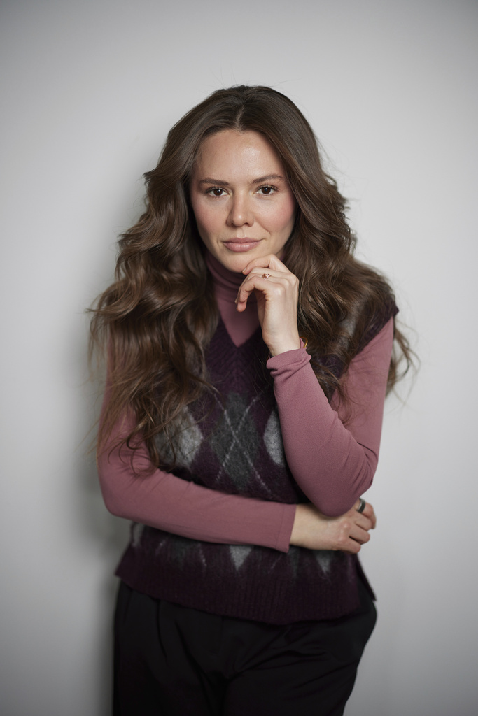 Joy pone las notas al musical de Broadway “Real Women Have Curves”