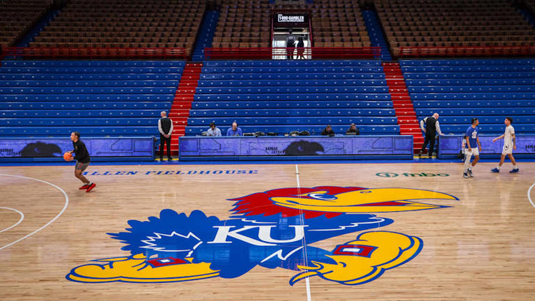 3 Keys to the Game for Kansas Basketball Ahead of No. 10 Texas Tech Matchup