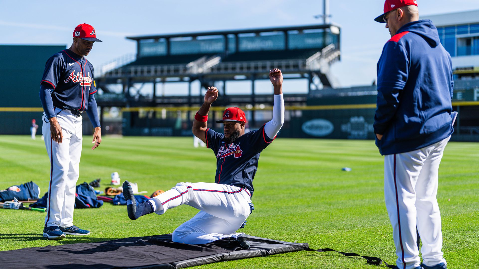Bryan De La Cruz hits the ball well as relievers have a good day for ...