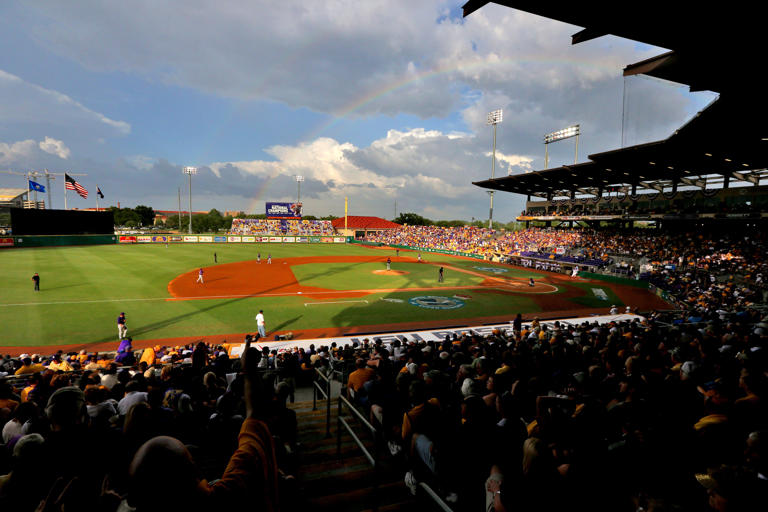 Daniel Dickinson emerging as an LSU baseball star