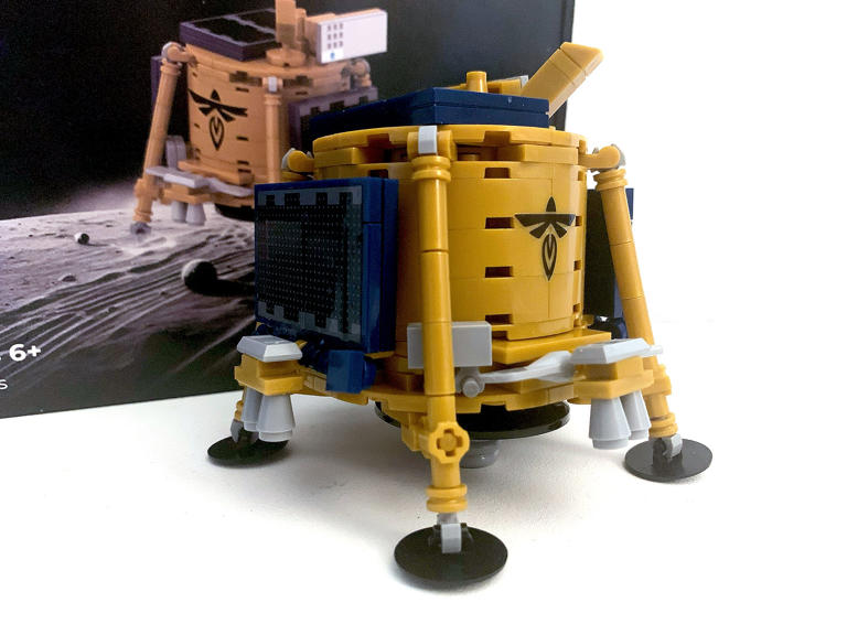 'Land' your own Blue Ghost with Firefly's moon lander building blocks set