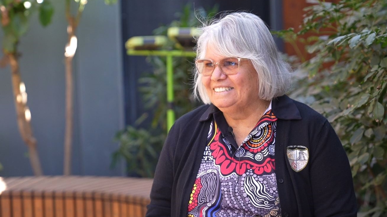 Banks have left Leonora but one woman is trying to help those in need