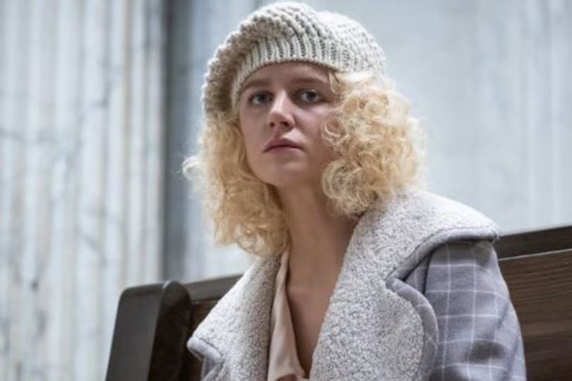 1923's Alex star says her body was in 'fight or flight mode' for ...