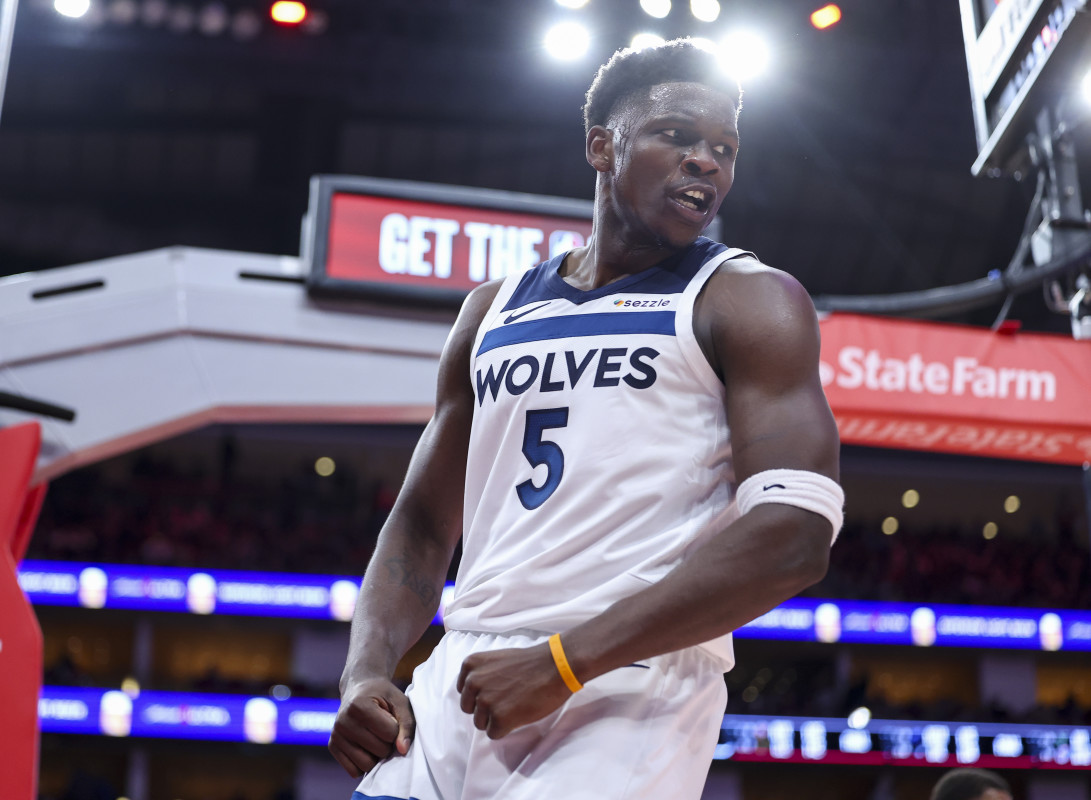 Mock Timberwolves-Suns Trade Allows Anthony Edwards to 'Play With His GOAT'