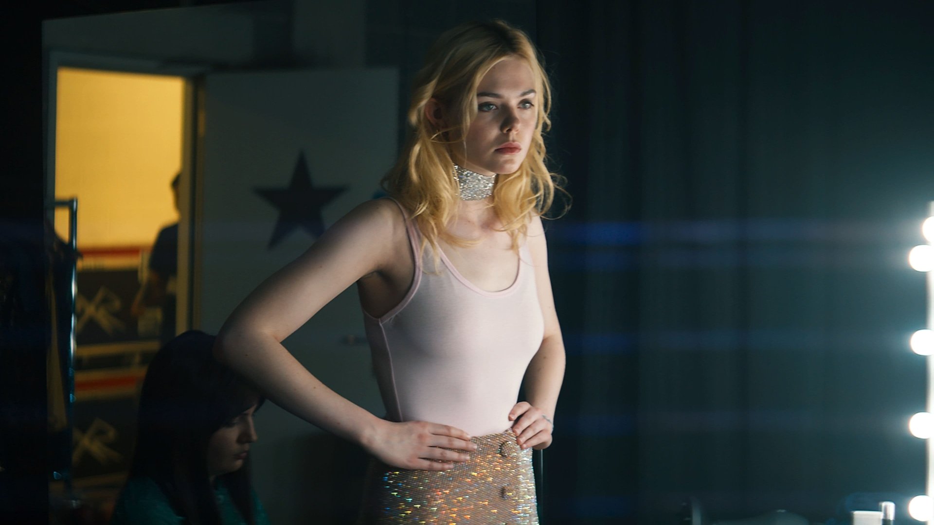 Nyt ilmaiskatselussa: Säkenöivä musiikkielokuva – Elle Fanning laulaa ...