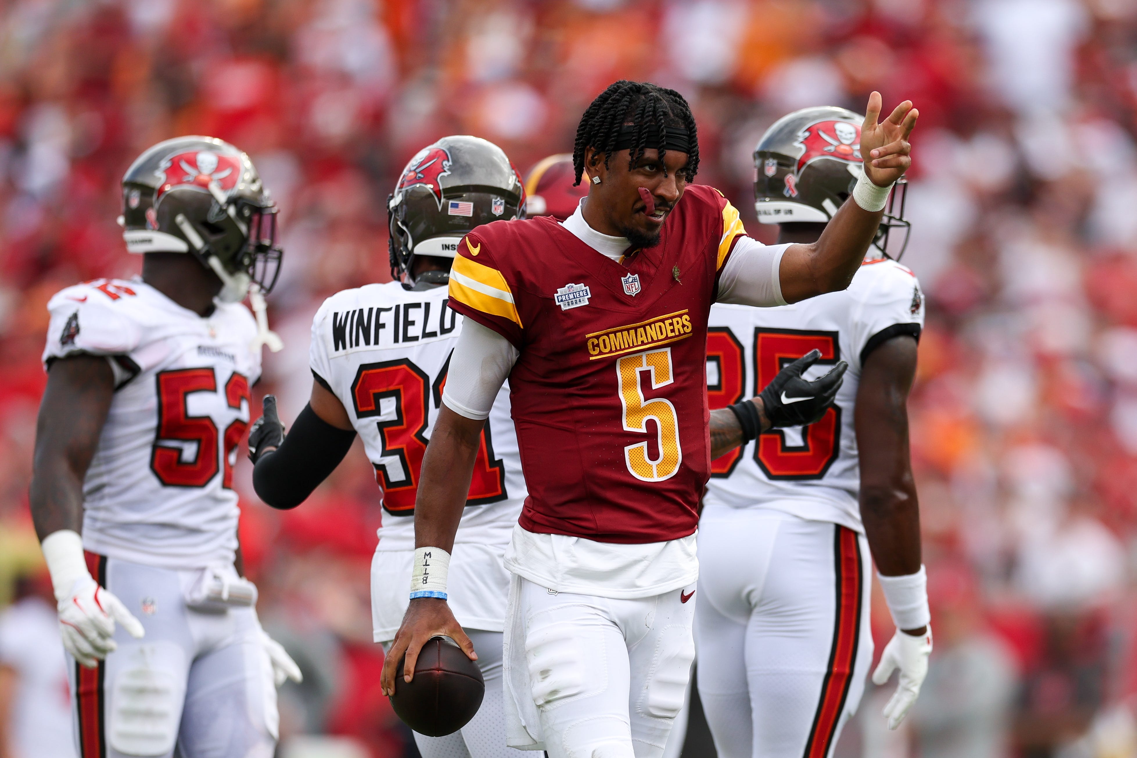 Jayden Daniels reacts to Deebo Samuel coming to the Commanders