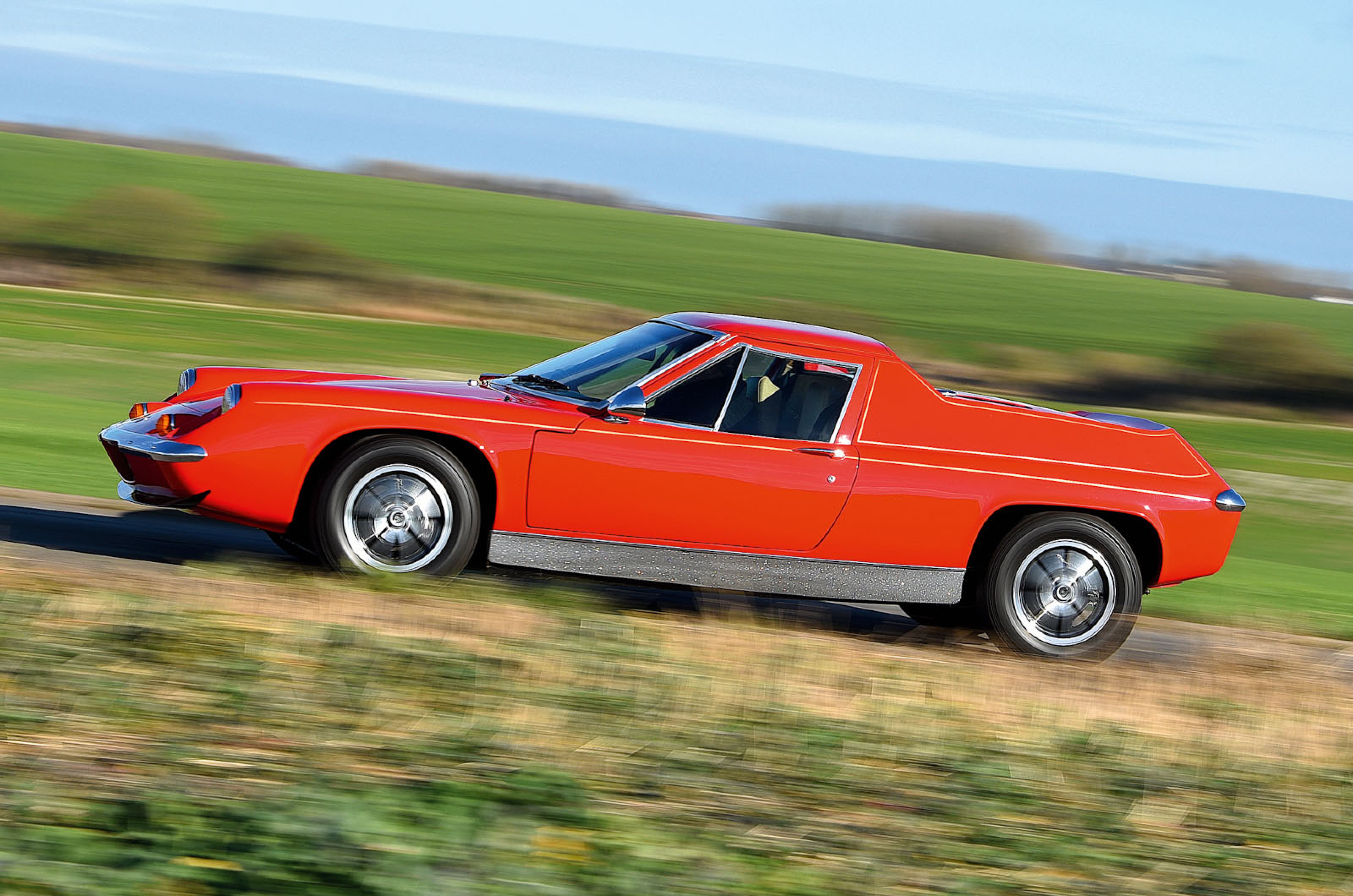 10 very aerodynamic classic cars
