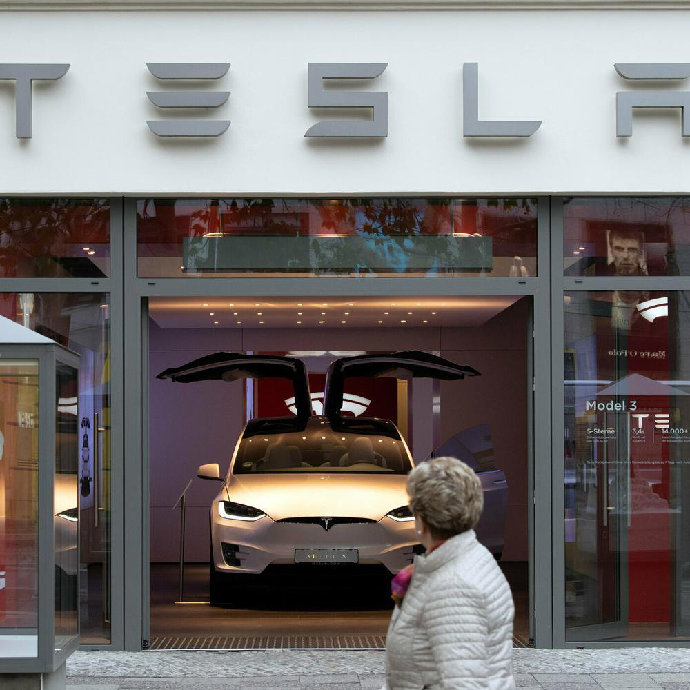 „Verbrennt einen Tesla: Rettet die Demokratie“ : Proteste gegen Elon ... „Verbrennt einen Tesla: Rettet die Demokratie“ : Proteste gegen Elon ...