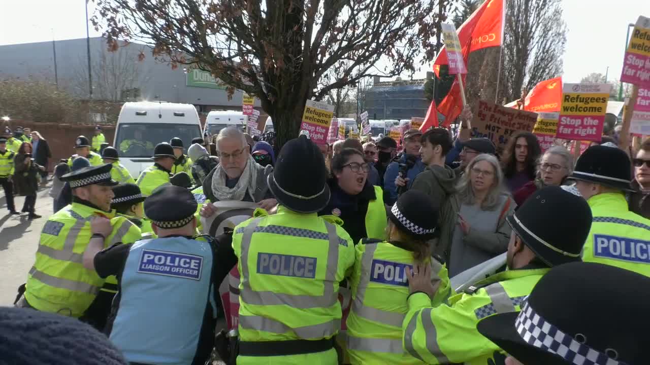 Scuffles in Nuneaton as Britain First counter-protesters clash with police