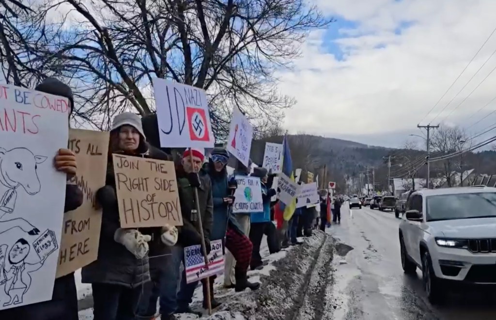 Vance’s family visit to Vermont ski resort interrupted by pro-Ukraine ...