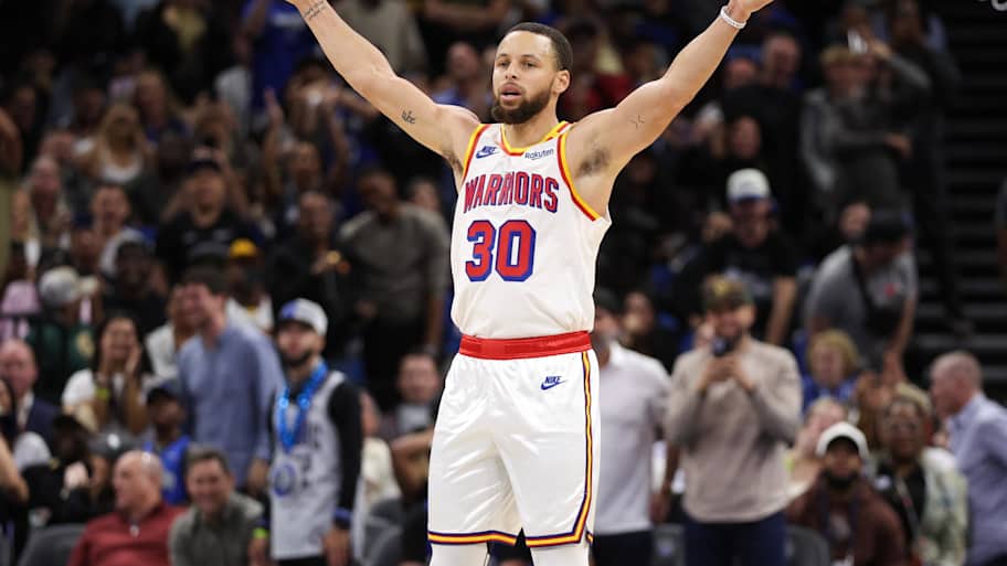 76ers Emerging Star Seen Locked In on Steph Curry’s Workout