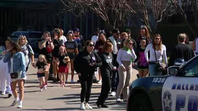 Fight at cheerleading championship in Dallas triggers panic, injuries ...