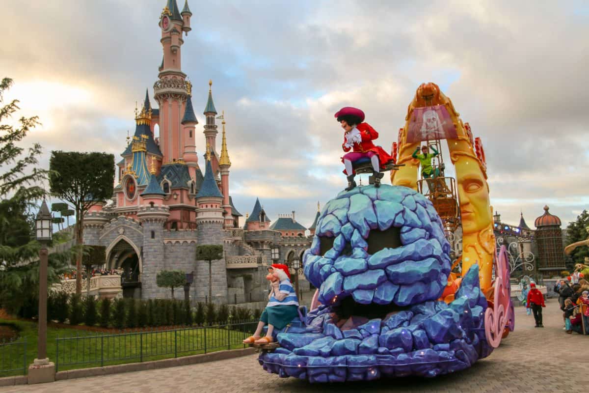 Full Peter Pan Float Returns to Disney Stars on Parade at Disneyland Paris