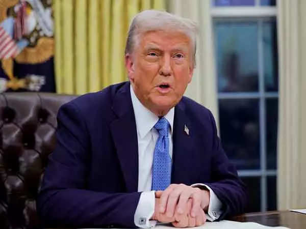 Donald Trump signs executive order designating English as official ...