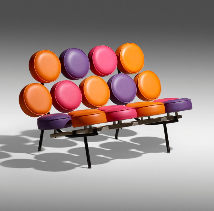 Jennie〈Extral〉MV藏梗神級名椅10件盤點！獵鷹椅、巴塞隆納椅全曝光，24張經典設計家具控發瘋