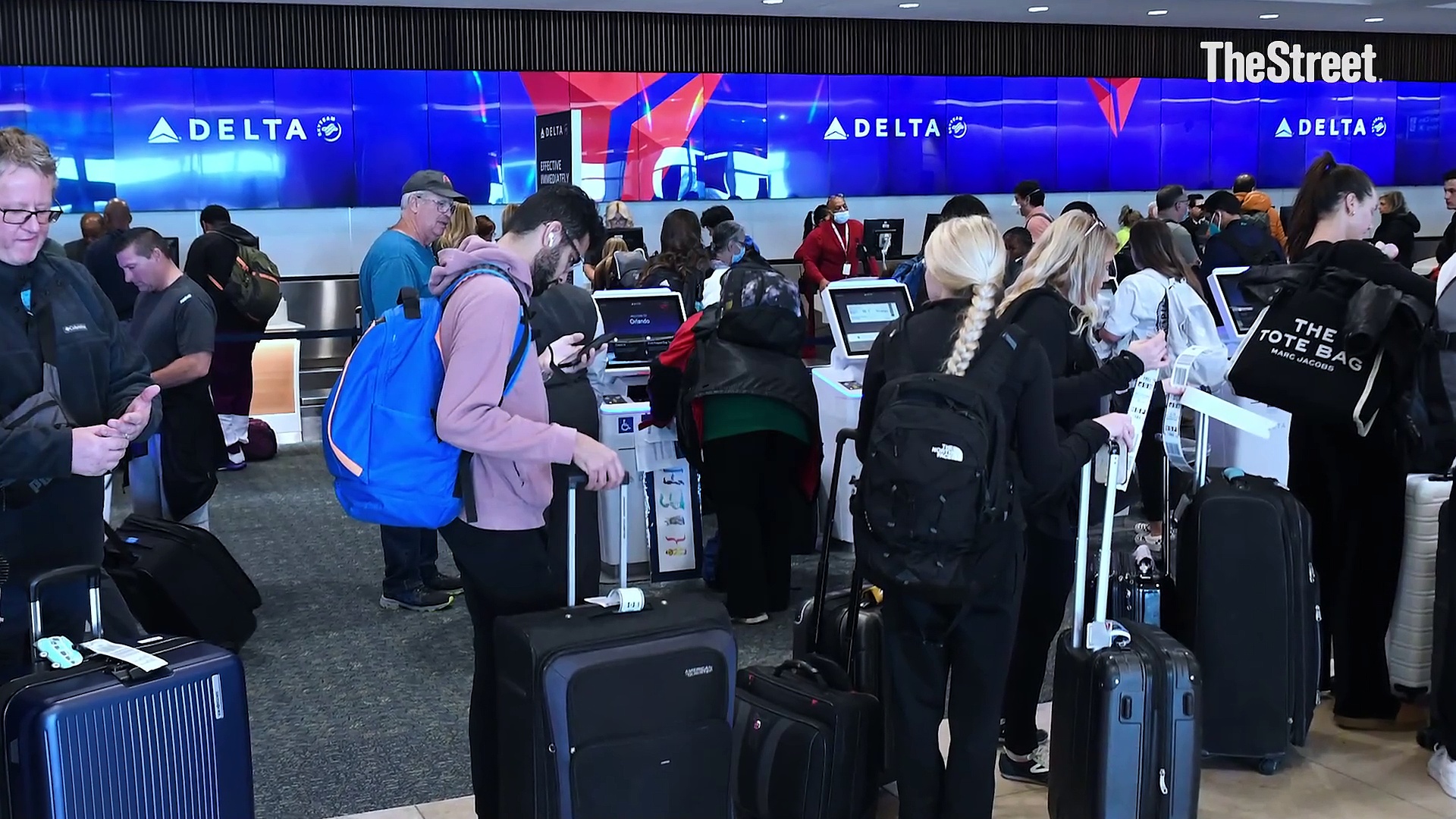 Delta customers sue for refunds over flight cancellations