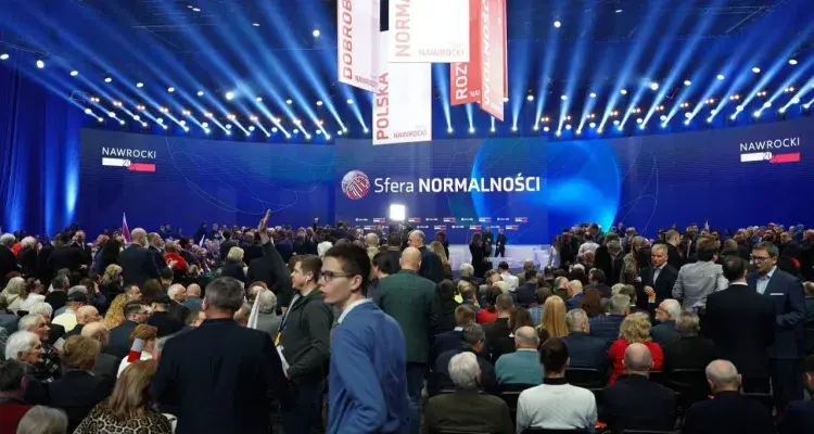 Tłumy uczestników na konferencji Karola Nawrockiego. "Sala nie jest w stanie pomieścić ...