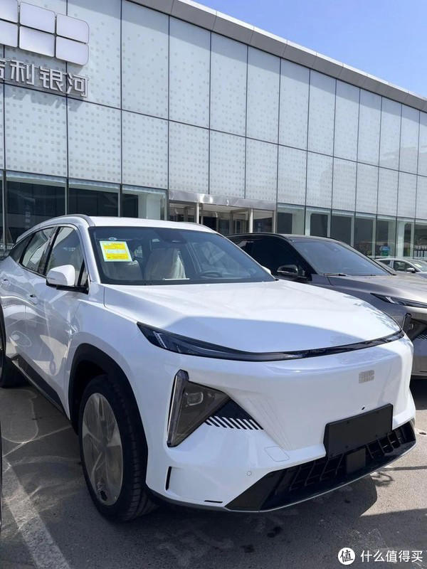 吉利银河L7：11.58 万元起的高性价比混动 SUV