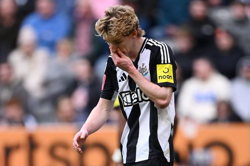 Carabao Cup final rules explained after Anthony Gordon red card ahead ...