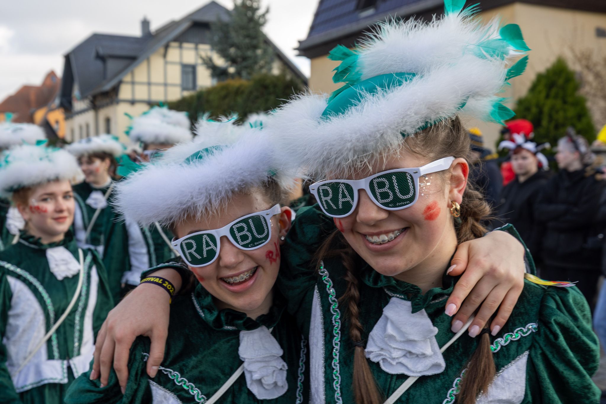 Tausende Narren feiern Karneval in Sachsen