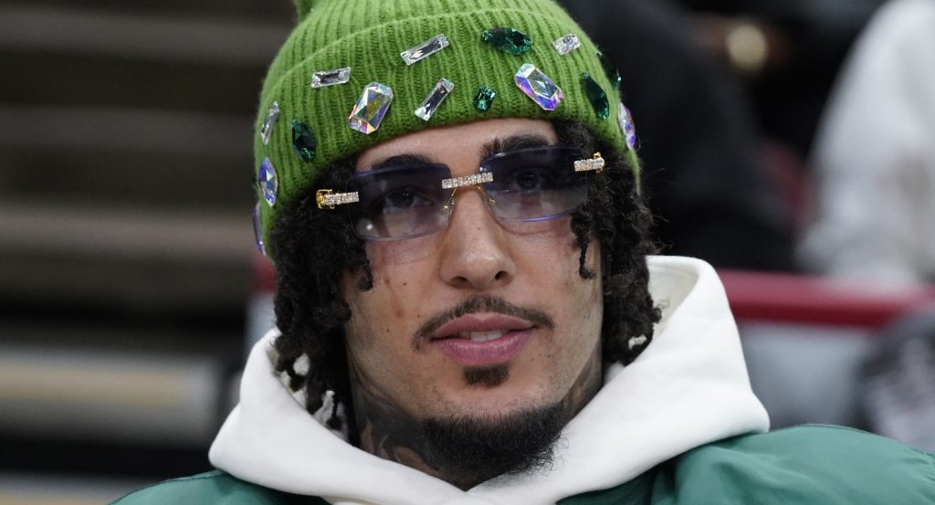 Bulls' announcers continue LiAngelo Ball's NBA takeover