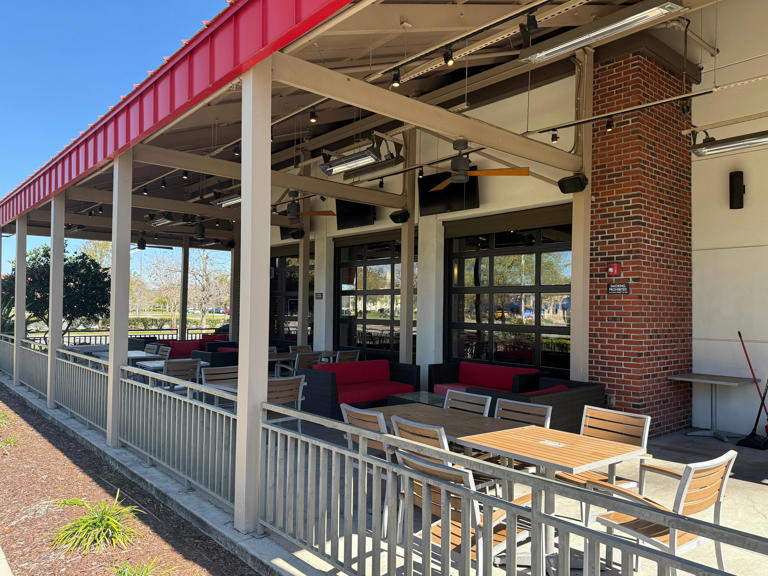 National chain restaurant abruptly closes its doors Sunday in Butler ...