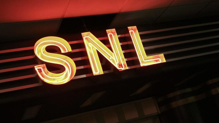 ‘SNL’ Cold Open mocks heated Trump-Zelenksy meeting, Musk chainsaw moment