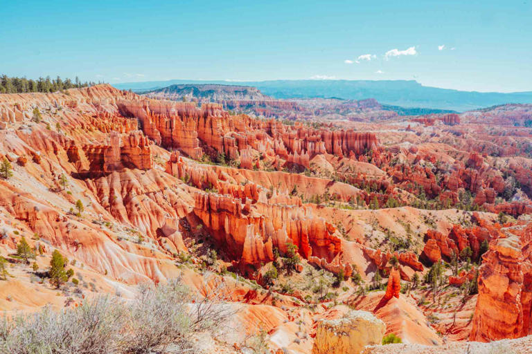 Explore Utah's Bryce Canyon National Park, home to the largest hoodoo ...