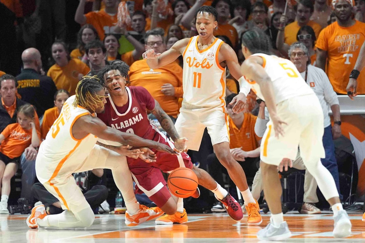 Former Alabama Coach Makes Bold March Madness Prediction