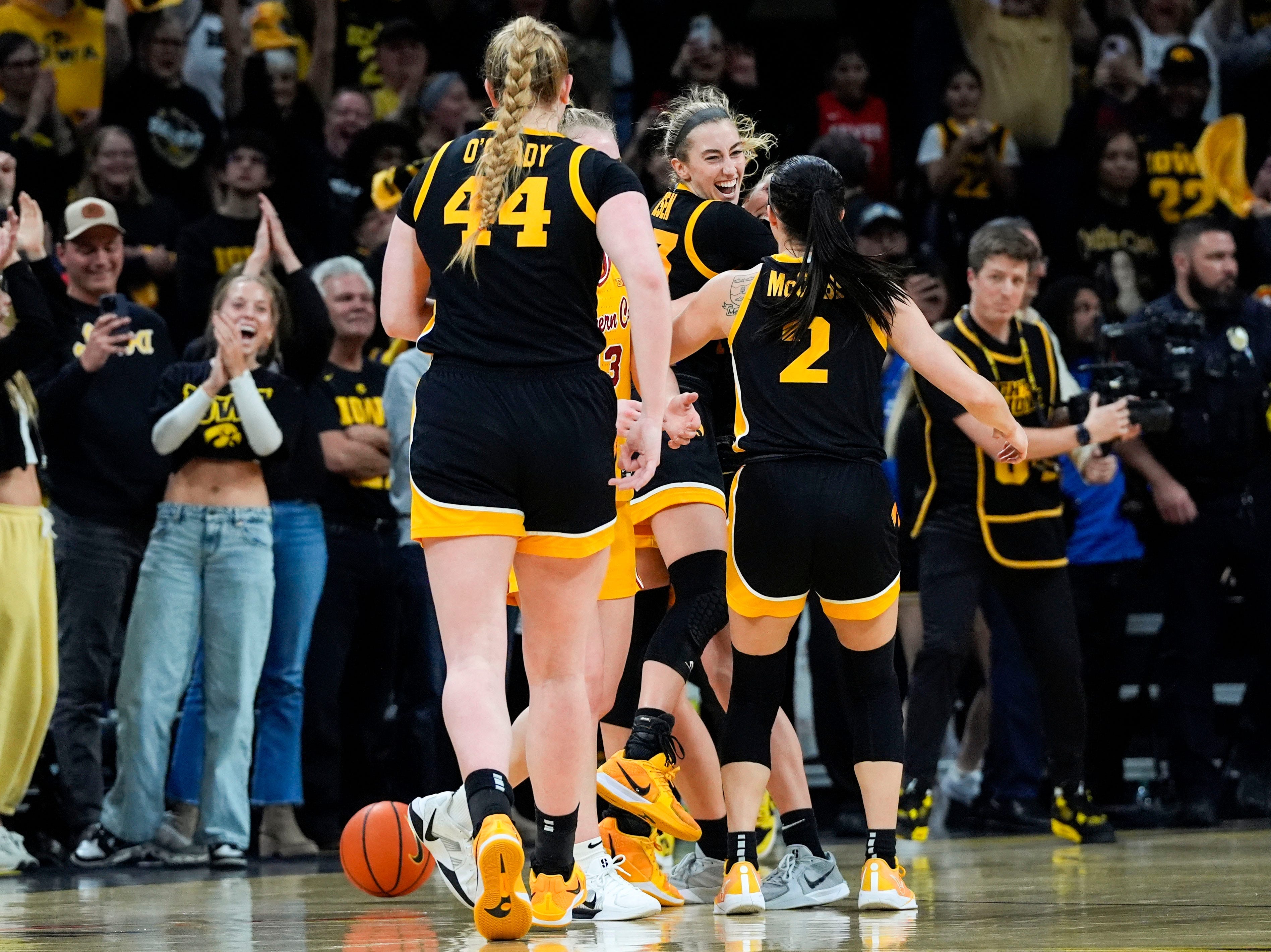 How to watch Iowa vs Wisconsin today: Time, TV channel, Streaming