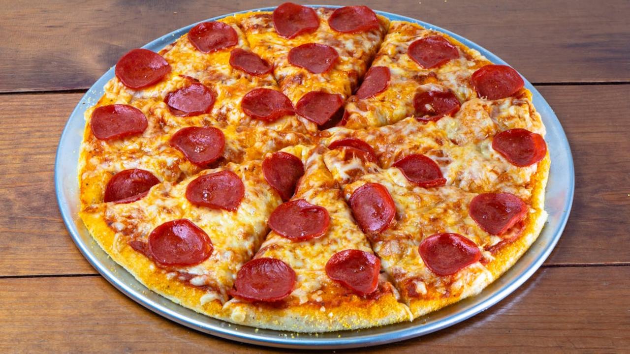 The Evolution of Pizza Across Continents