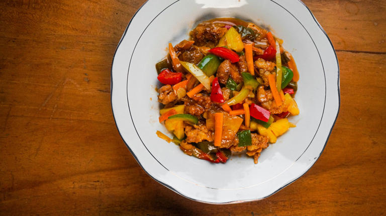 Szechuan Vs Hunan Chicken: The Difference Explained