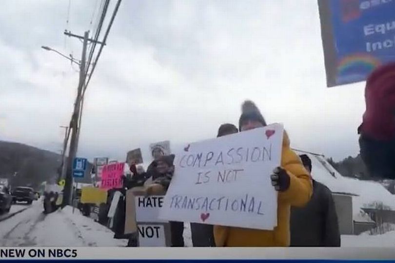 JD Vance branded 'traitor' by protest outside his family's ski resort ...
