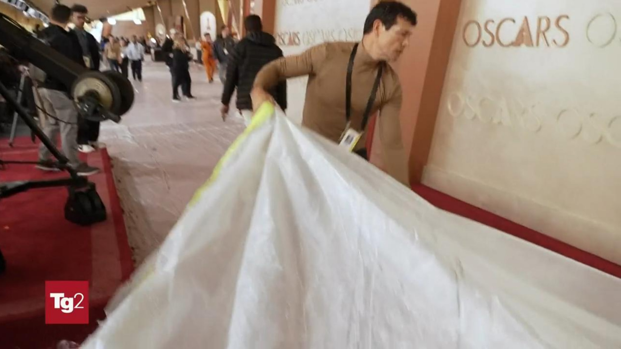 Red carpet pronto per gli Oscar. Isabella Rossellini: "Penso tutti i ...