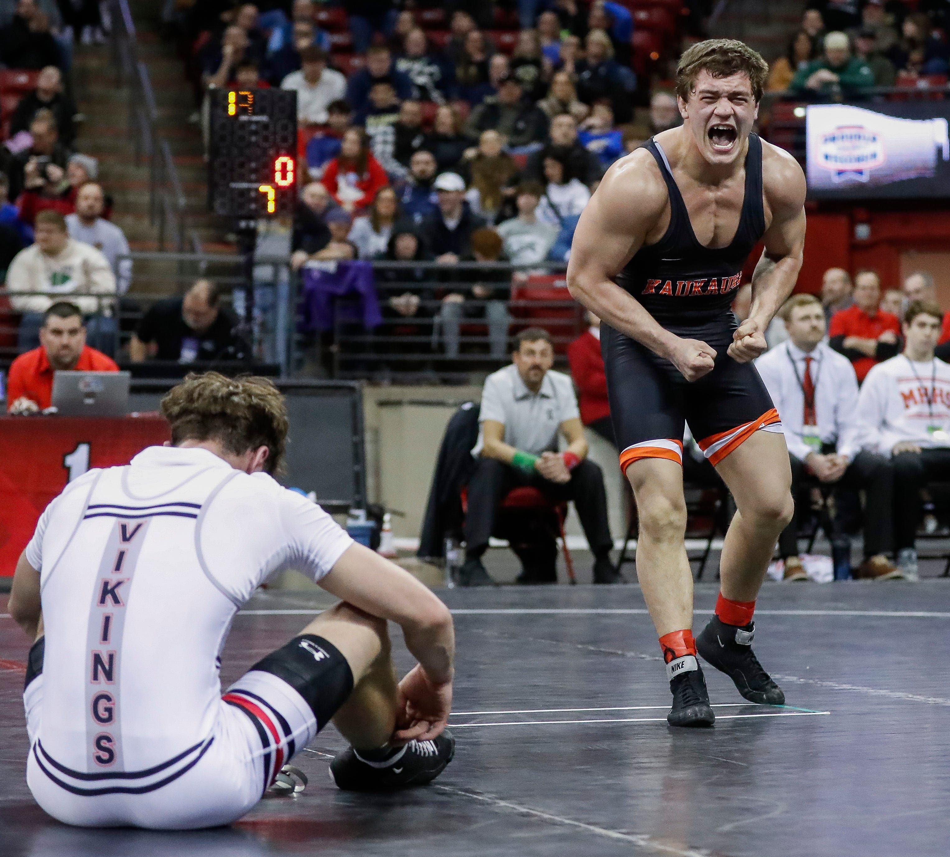Neenah's Herm, Kaukauna's Crook headline five area boys wrestling state ...