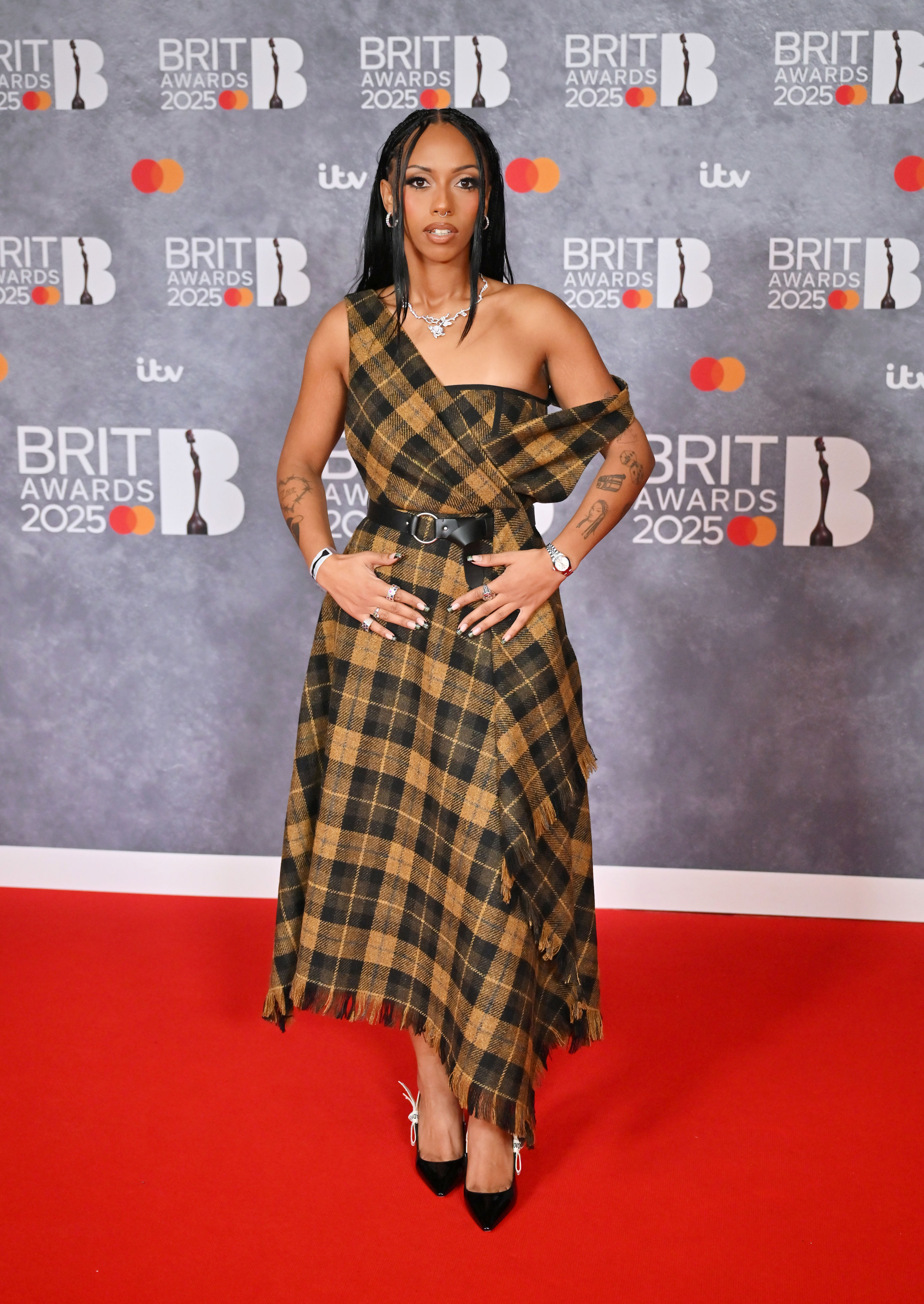 The great (and ghastly) looks at the Brits 2025 ceremony and ...