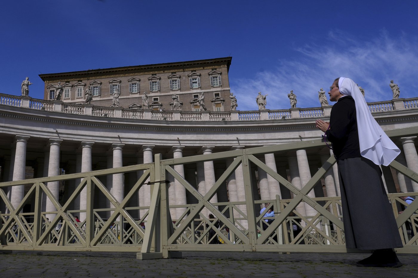 Le pape François demeure dans un état stable même sans ventilation ...