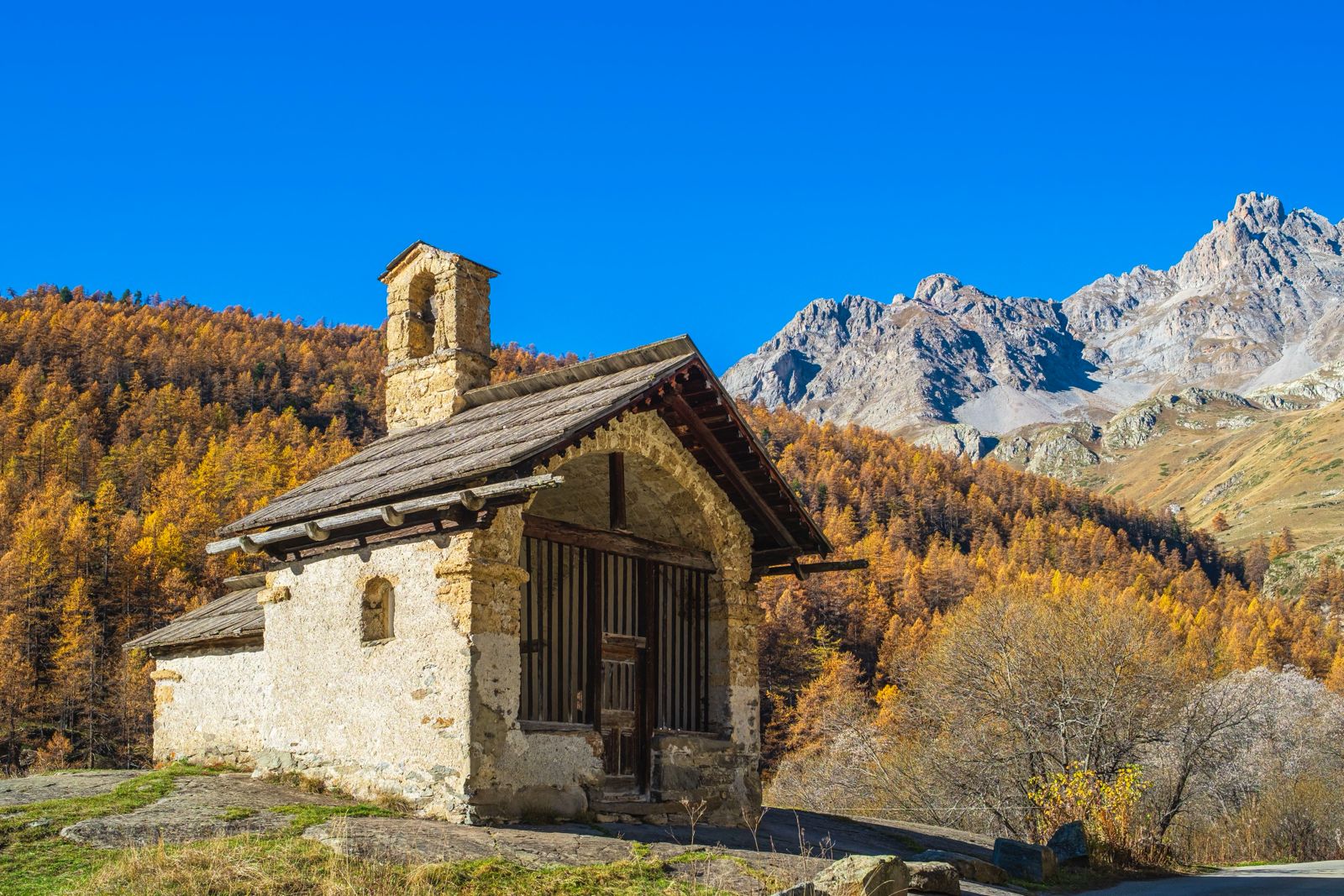 Provence-Alpes-Côte d'Azur : perchée à presque 2km d'altitude, cette ...