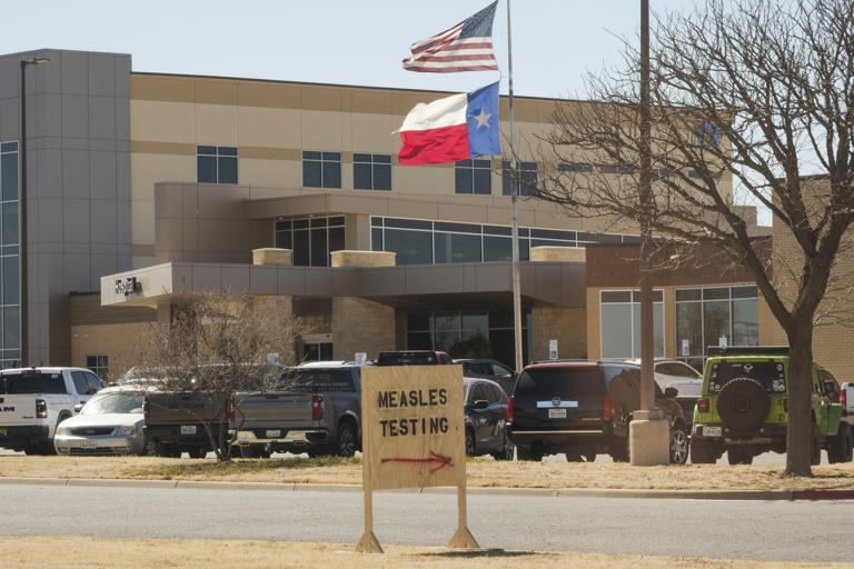 Amid West Texas measles outbreak, vaccine resistance hardens