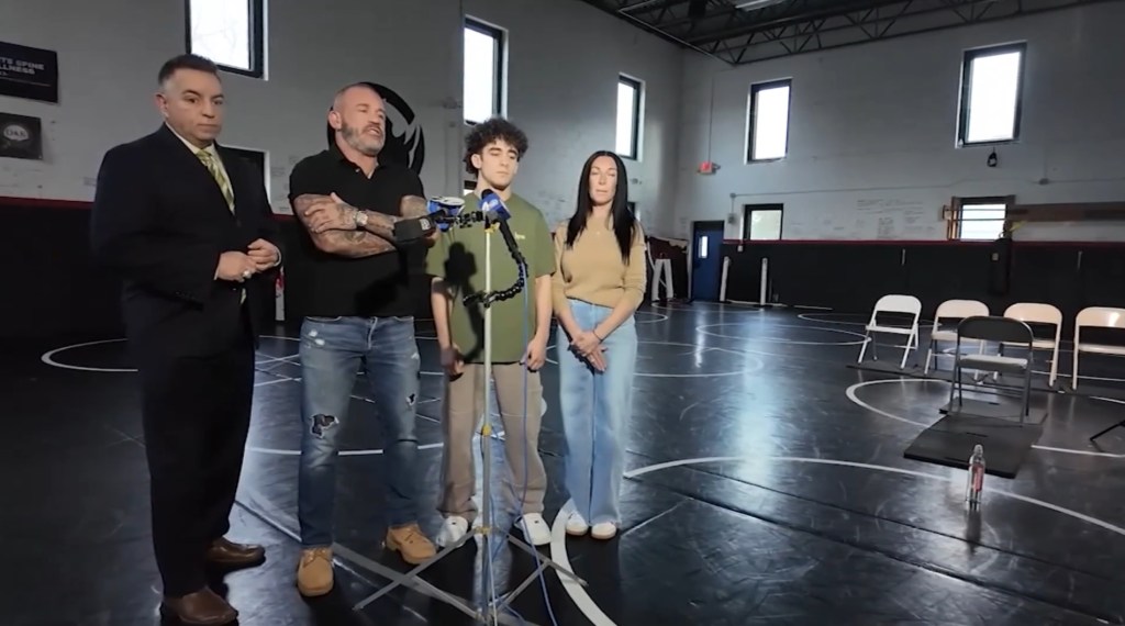 New Jersey HS wrestler Anthony Knox wins regional tournament after ...