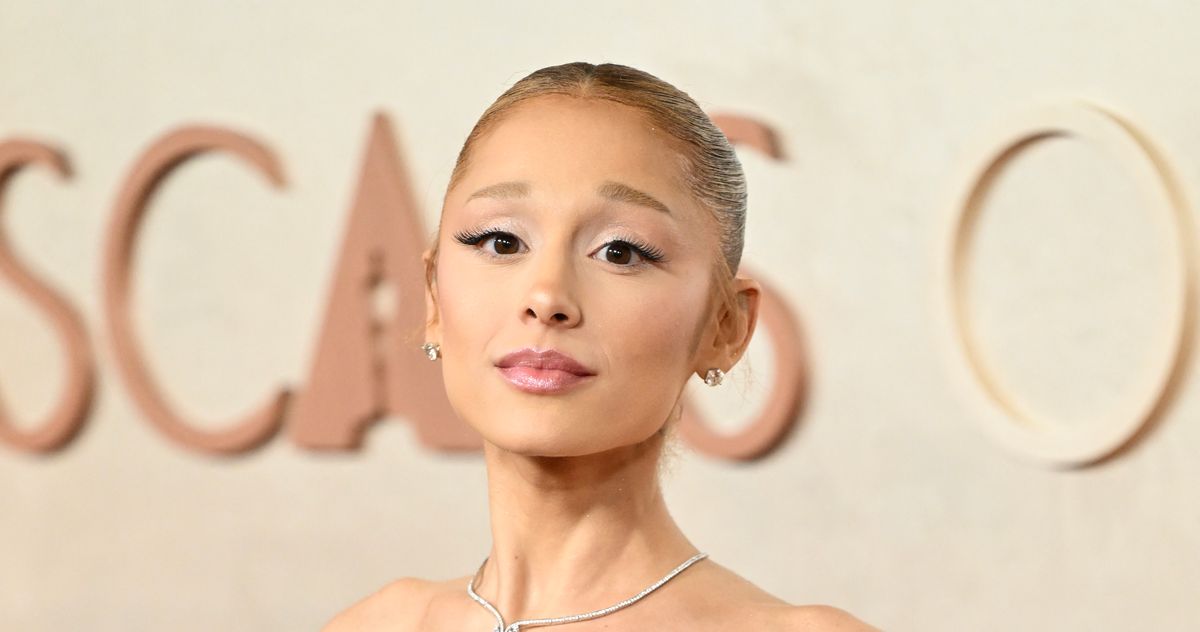 Ariana Grande Returns to Her Florida Roots (She’s Tan)