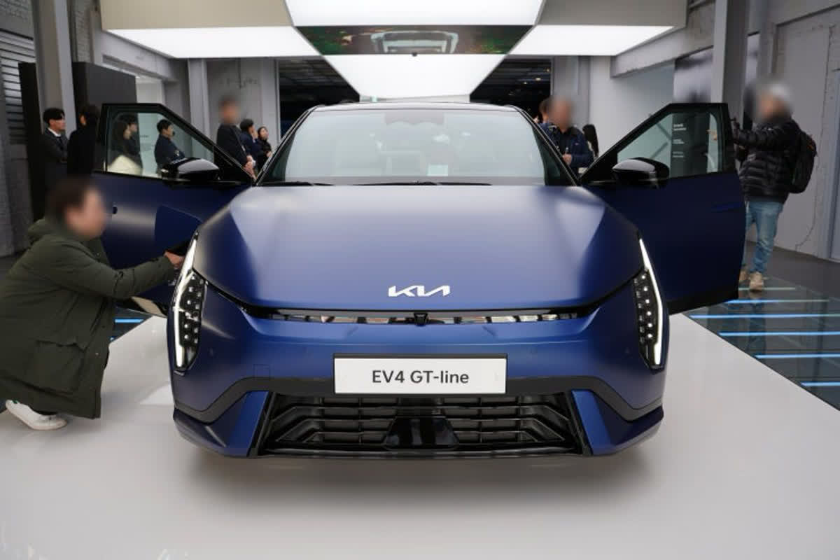 드디어 떴다! 전기차 세단 EV4 GT Line