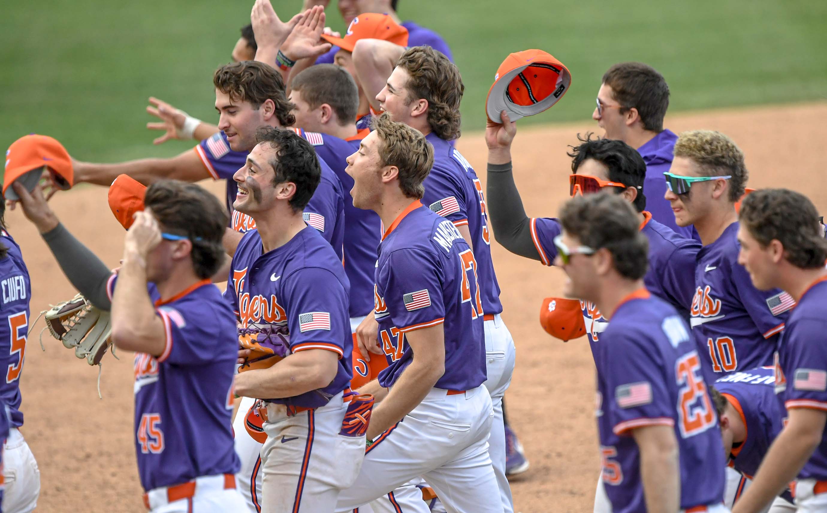 Clemson baseball vs South Carolina final score: Tigers sweep Gamecocks