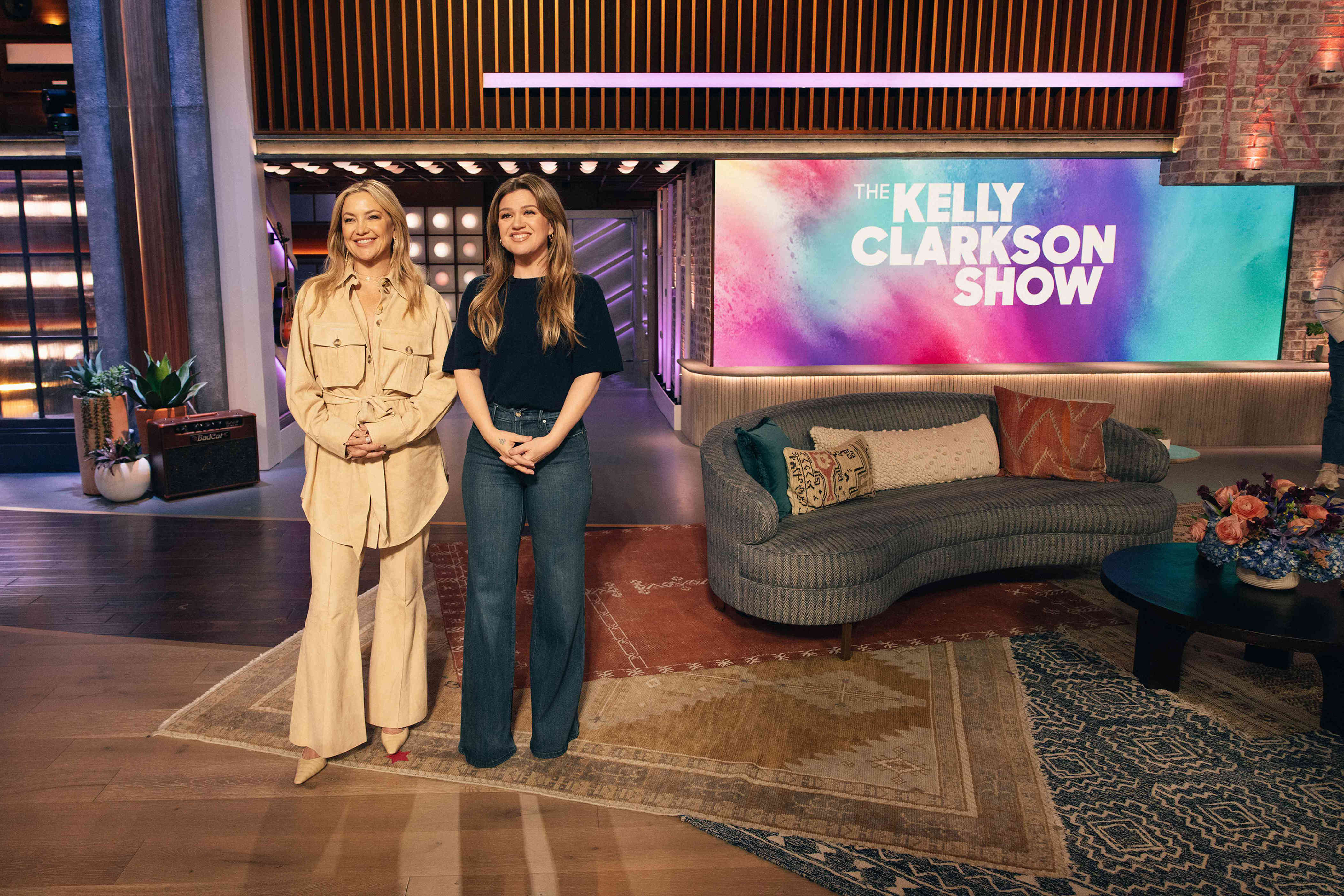 Kelly Clarkson and Kate Hudson Are Proof This Leg-Lengthening Pants ...
